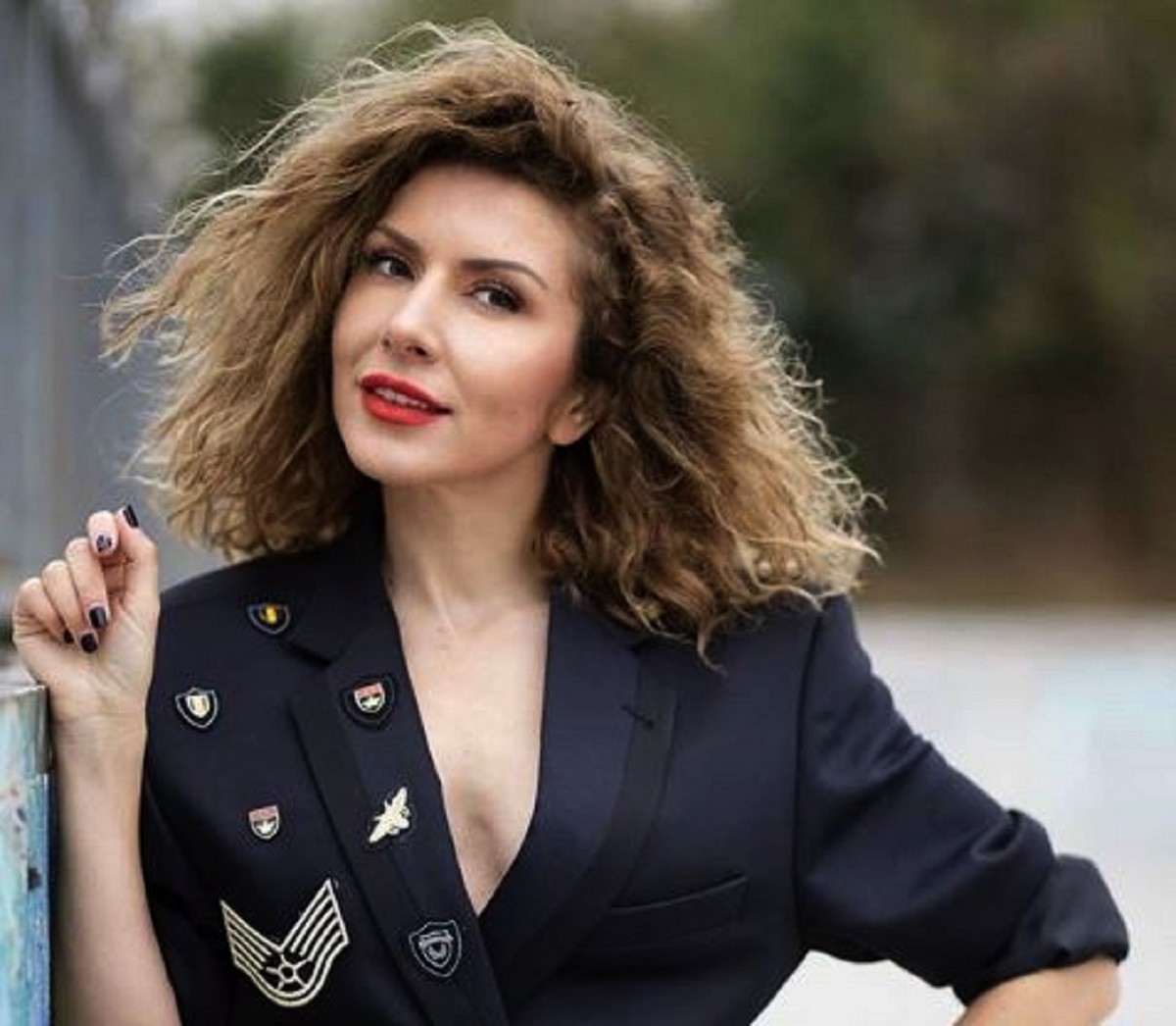 Carmen Brumă dă lovitura. Cu ce televiziune a semnat iubita lui Mircea ...