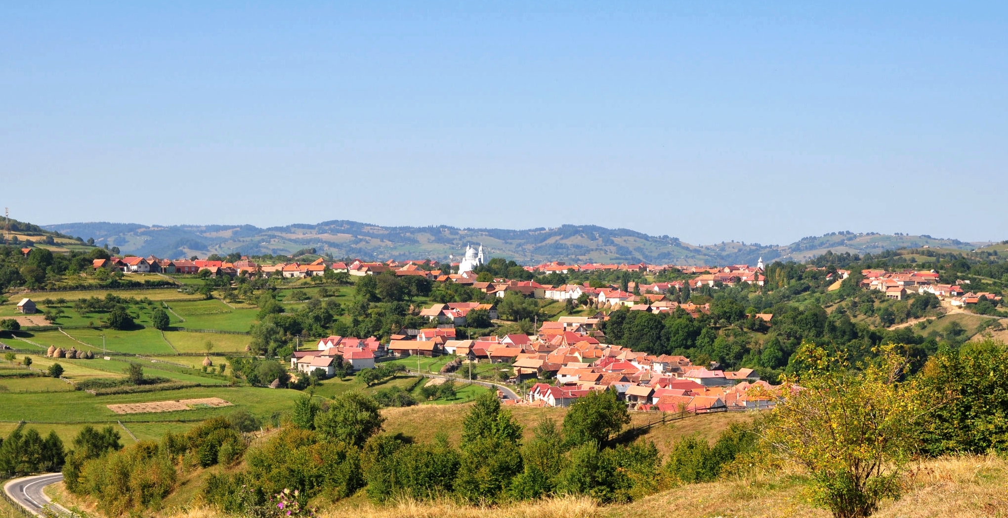 Comuna din România care este mai mare decât Bucureștiul. În trecut avea ...