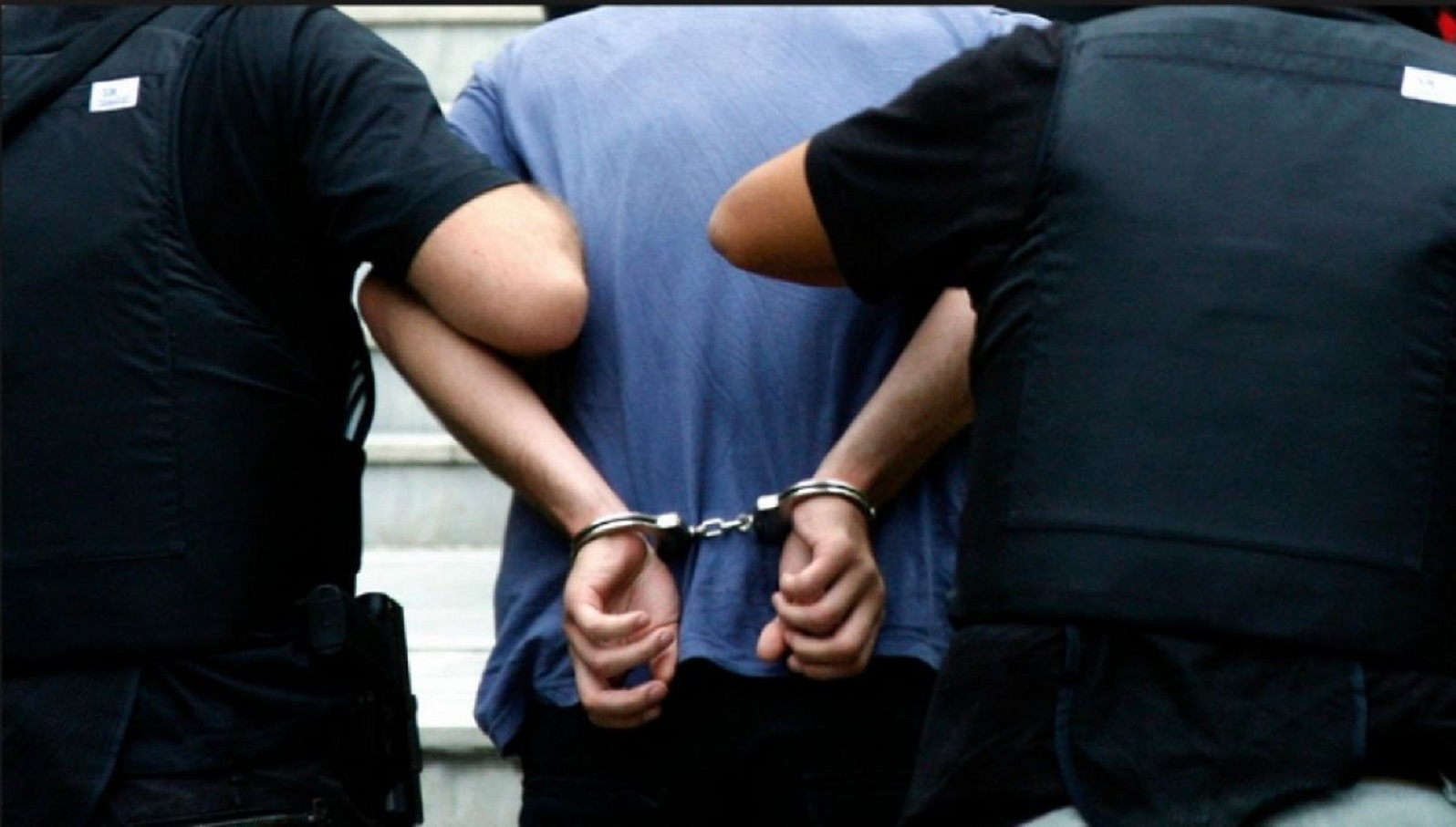 Heroină îngropată la rădăcina unui copac. Acțiune în forță a poliției ...