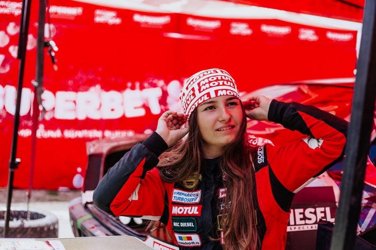 Ce pregătește Alice Ene, pilotul de 14 ani din România care a intrat în ...