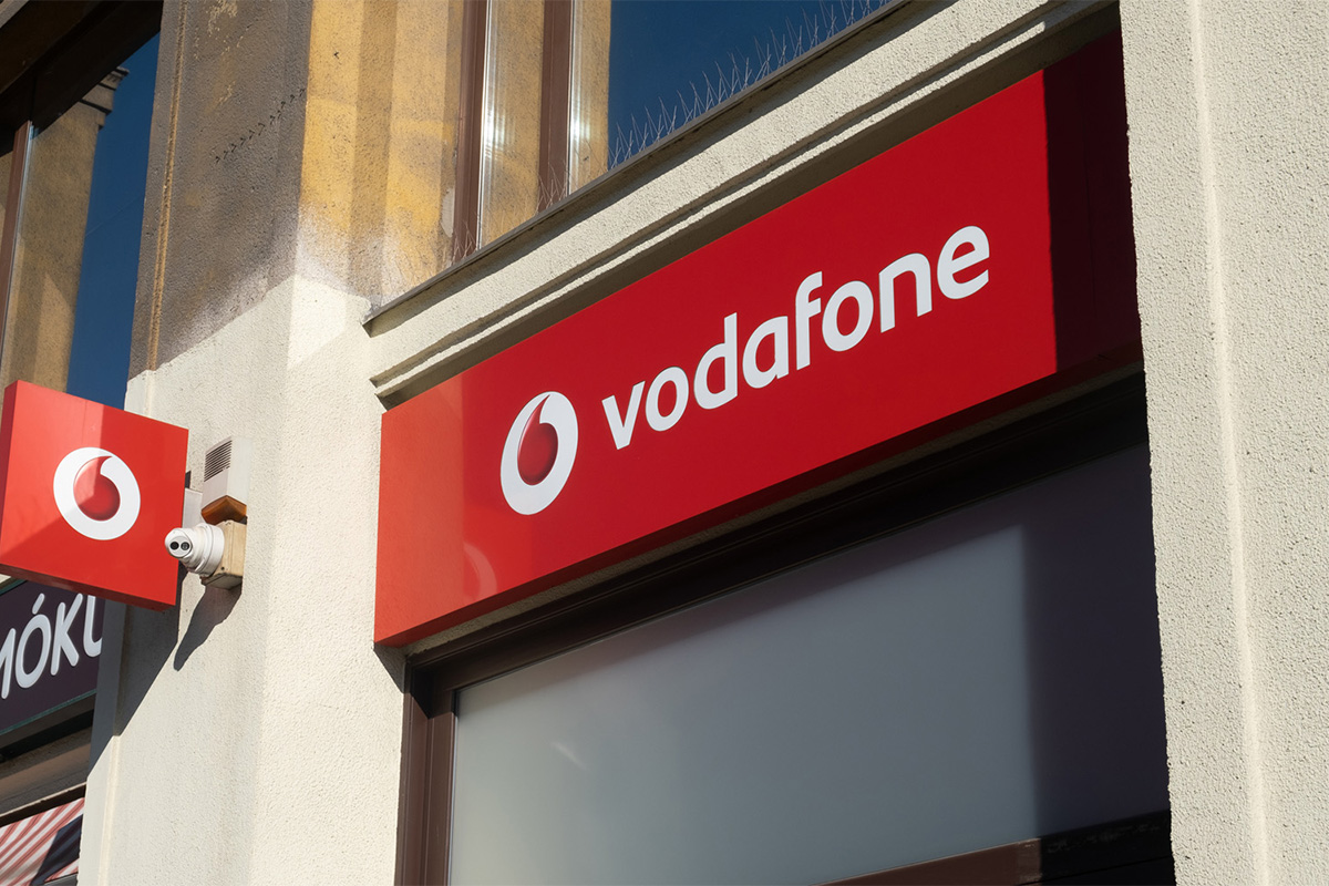 Vodafone se retrage dintr-un stat vecin cu România. Cine va prelua ...