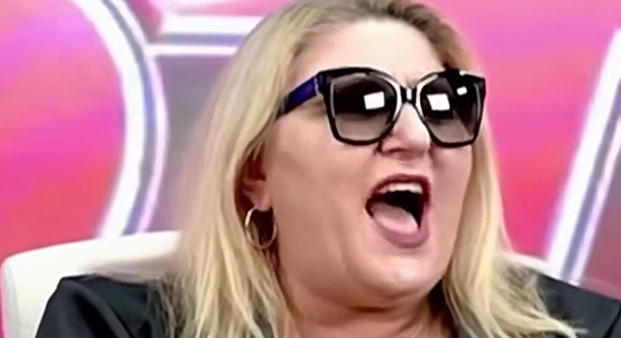 Diana Șoșoacă susține că nu a fost făcută pionier în clasa a 2-a ...